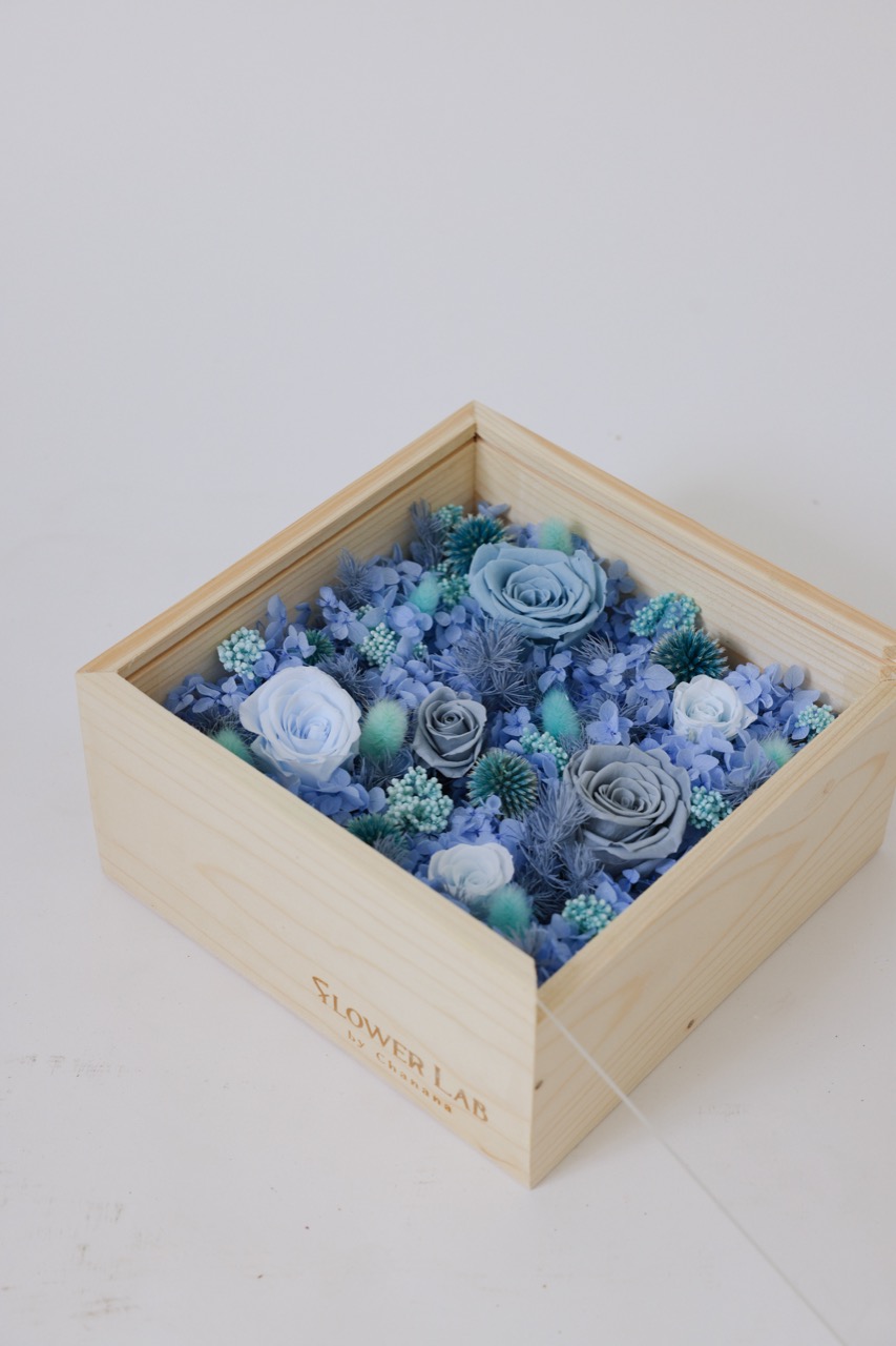 Flower Delivery Bangkok - [Valentine] PW-Blue | Preserved Roses in Wood Box